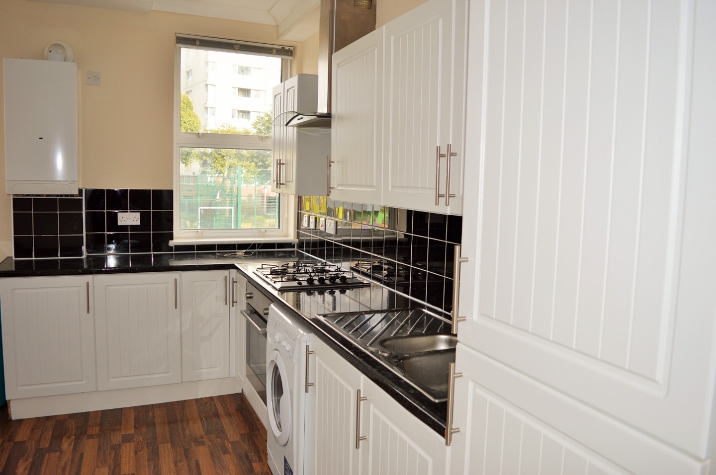 London - 2 Bed Flat, Walburgh St, E1 - To Rent Now for £1,800.00 p/m