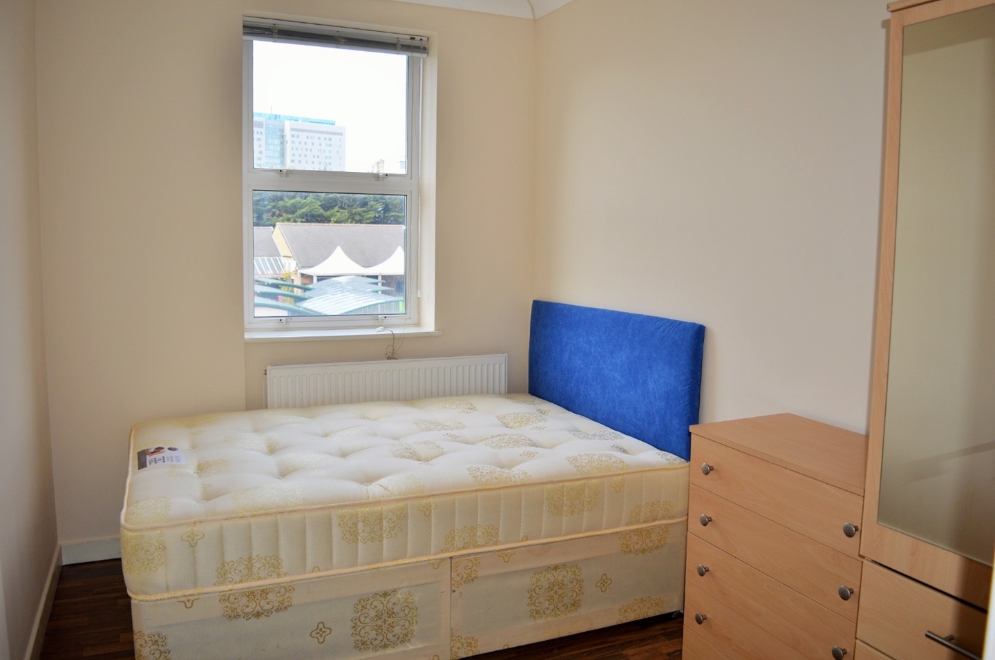 London - 2 Bed Flat, Walburgh St, E1 - To Rent Now for £1,800.00 p/m