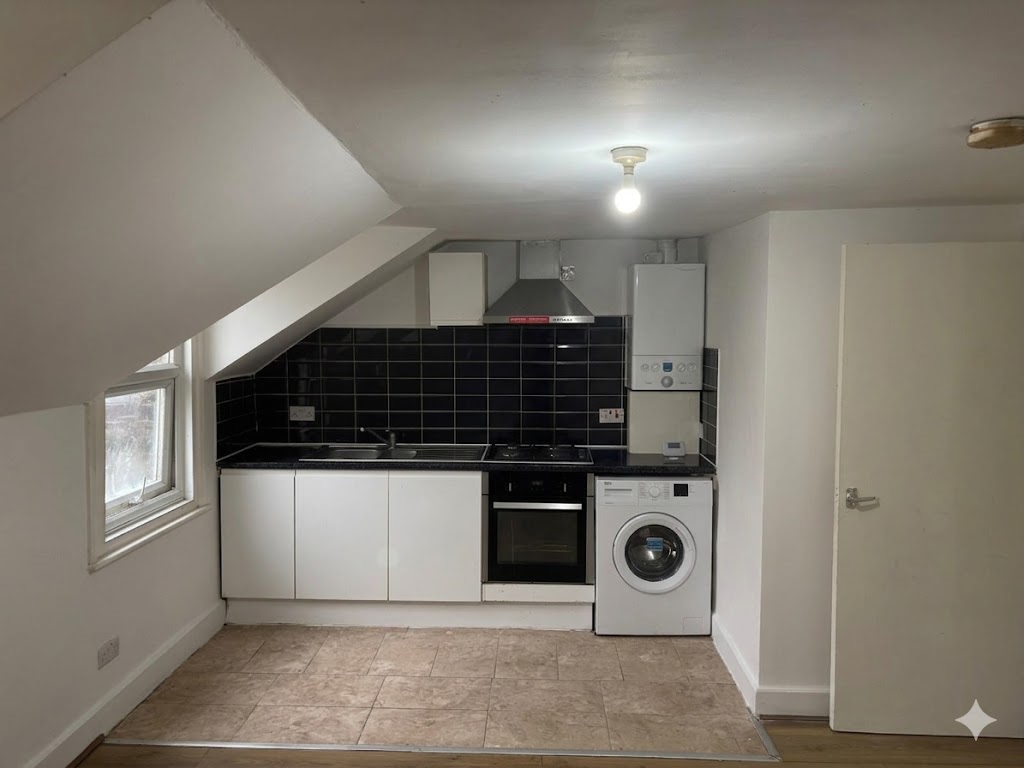 London - 1 Bed Flat, Southampton Way, SE5 - To Rent Now for £1,350.00 p/m