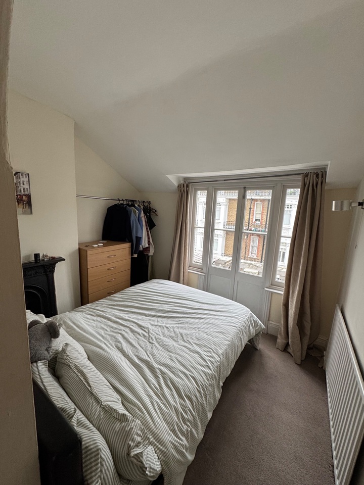 London - 1 Bed Flat, Marjorie Grove, SW11 - To Rent Now for £2,000.00 p/m