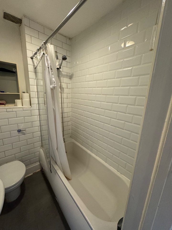 London - 1 Bed Flat, Marjorie Grove, SW11 - To Rent Now for £2,000.00 p/m