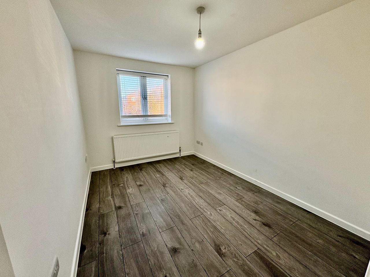 Feltham - 2 Bed Flat, Fonthill Court, TW13 - To Rent Now for £1,800.00 p/m