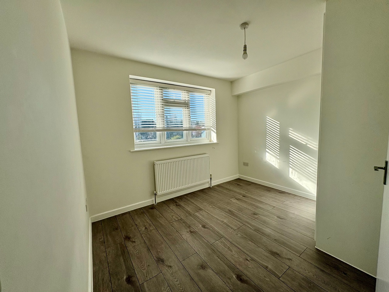 Feltham - 2 Bed Flat, Fonthill Court, TW13 - To Rent Now for £1,800.00 p/m
