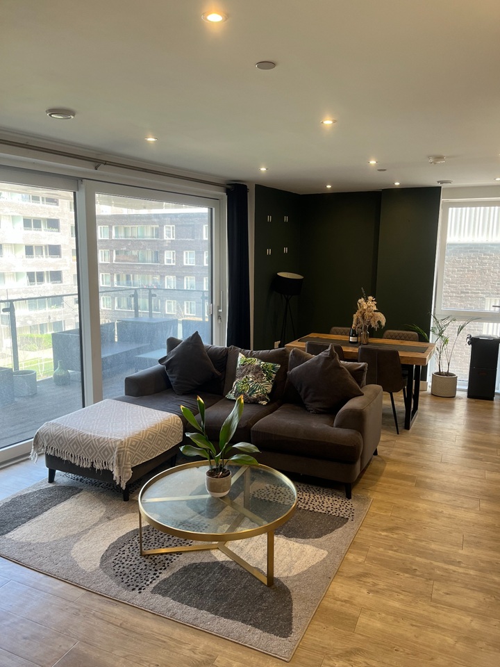 London - 1 Bed Flat, Beck Square, E10 - To Rent Now for £1,975.00 p/m