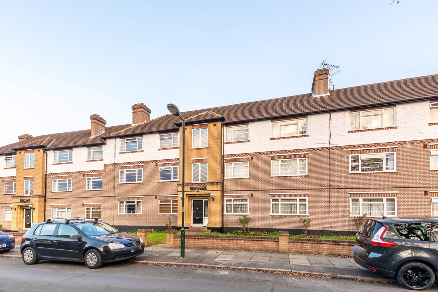 Twickenham - 2 Bed Flat, Churchview Road, TW2 - To Rent Now for £1,800.00 p/m