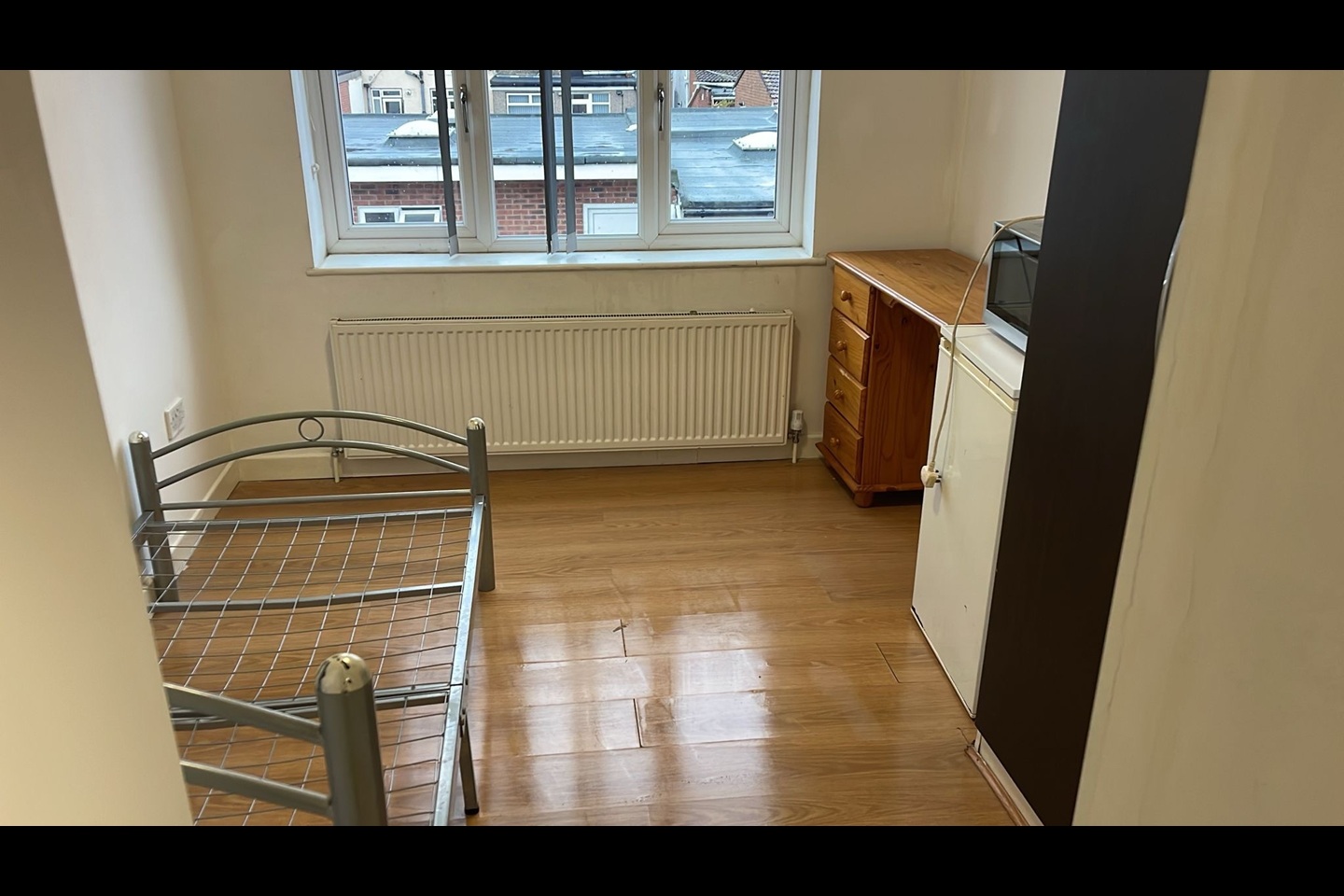 Southall - Studio Flat, Greenland Crescent, UB2 - To Rent Now for £ ...