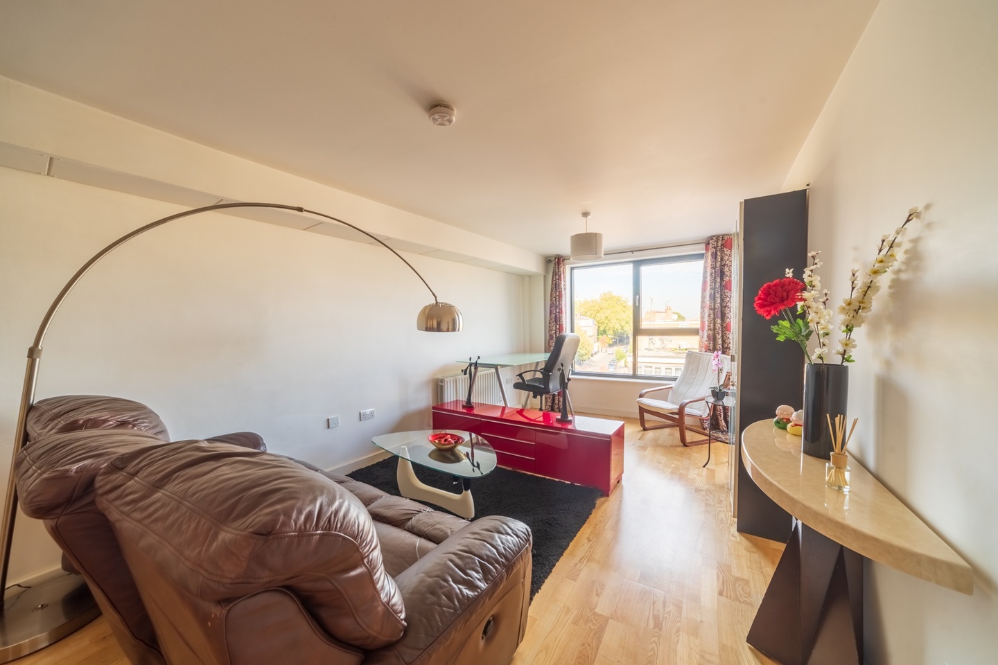 London - 1 Bed Flat, Poplar High Street, E14 - To Rent Now for £1,755. ...