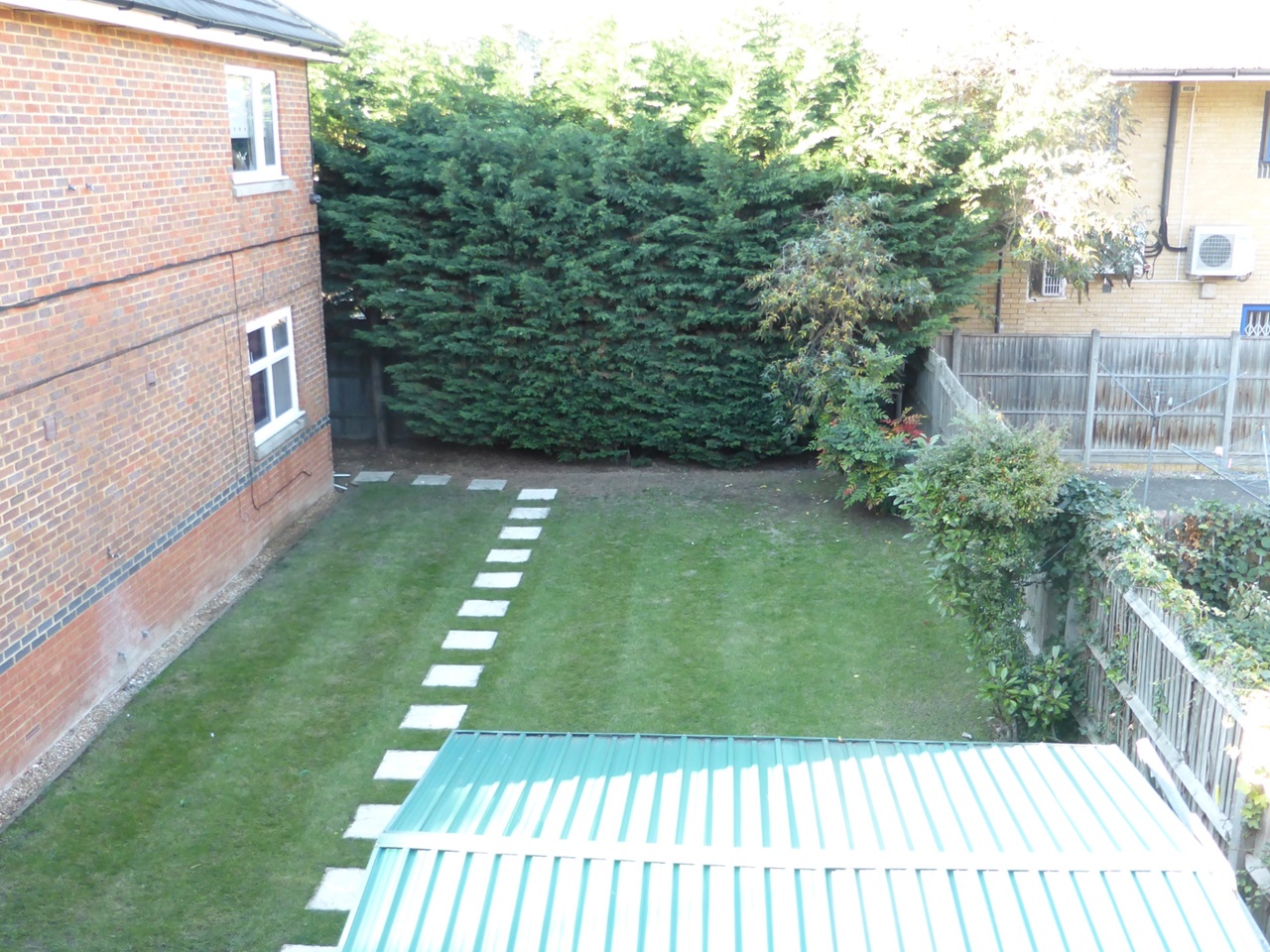 Hatfield - Studio Flat, Phoenix House, AL10 - To Rent Now for £750.00 p/m