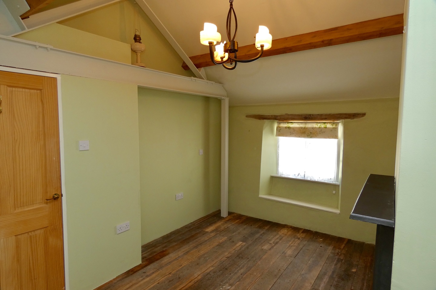 North Tawton, Devon - 2 Bed Detached House, North Street, EX20 - To ...