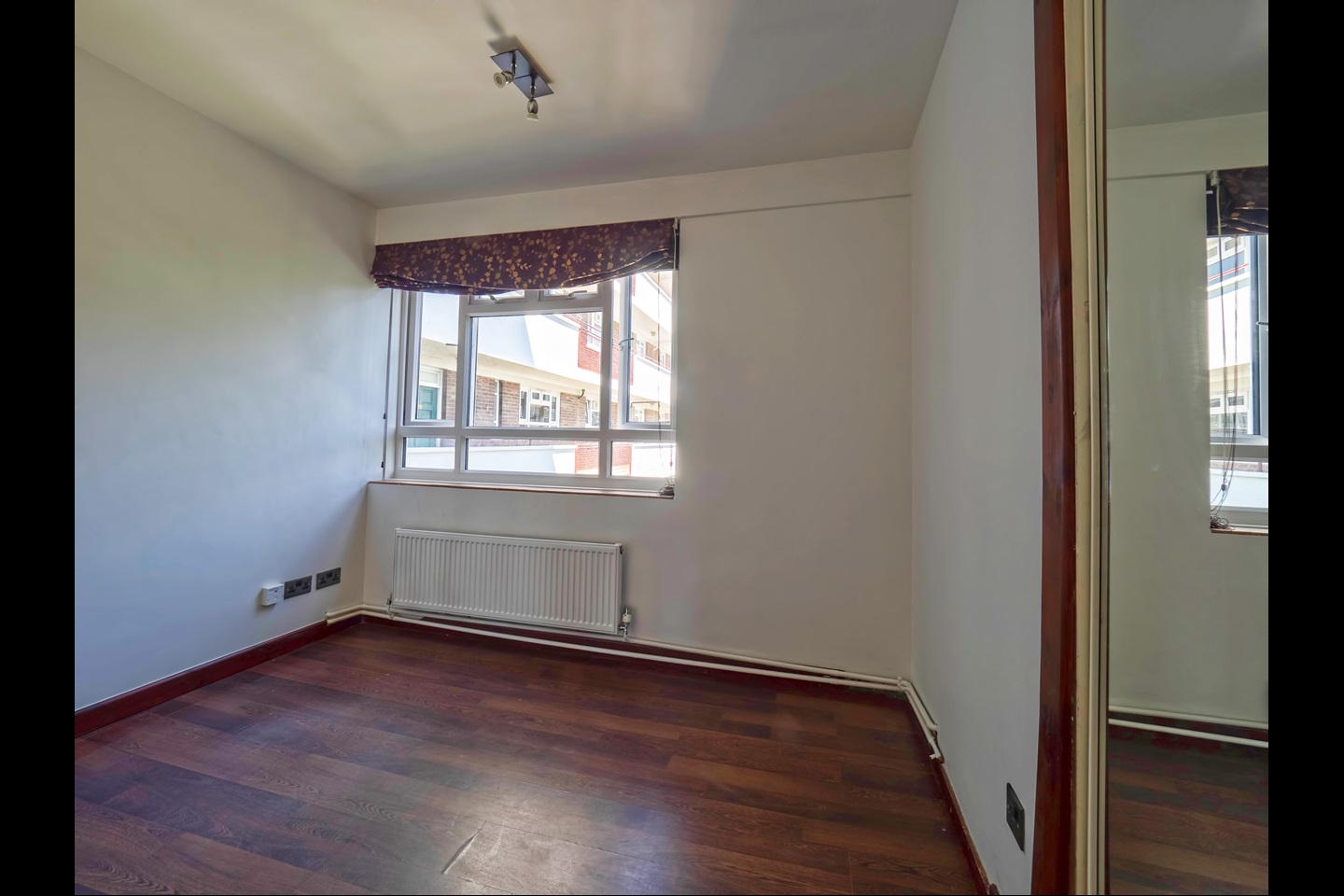 London - 3 Bed Flat, Albert Drive, SW19 - To Rent Now for £2,350.00 p/m