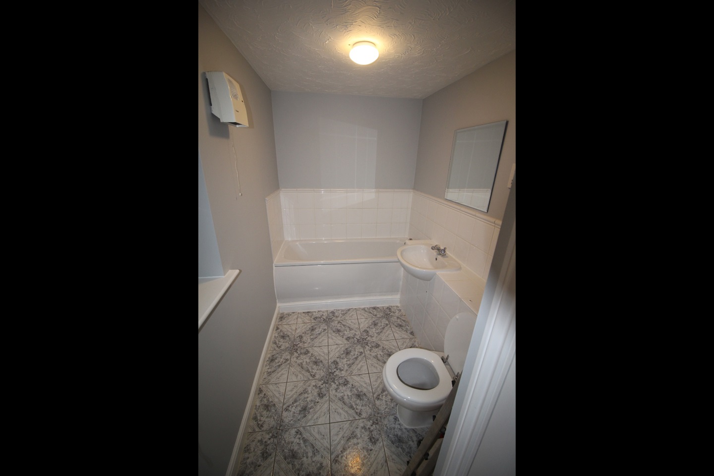 London - 2 Bed Flat, Langbourne Place, E14 - To Rent Now for £1,895.00 p/m