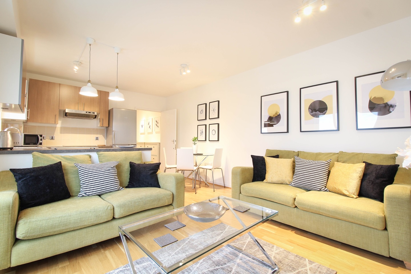 London - 2 Bed Penthouse, Bromyard House, W3 - To Rent Now for £1,950. ...