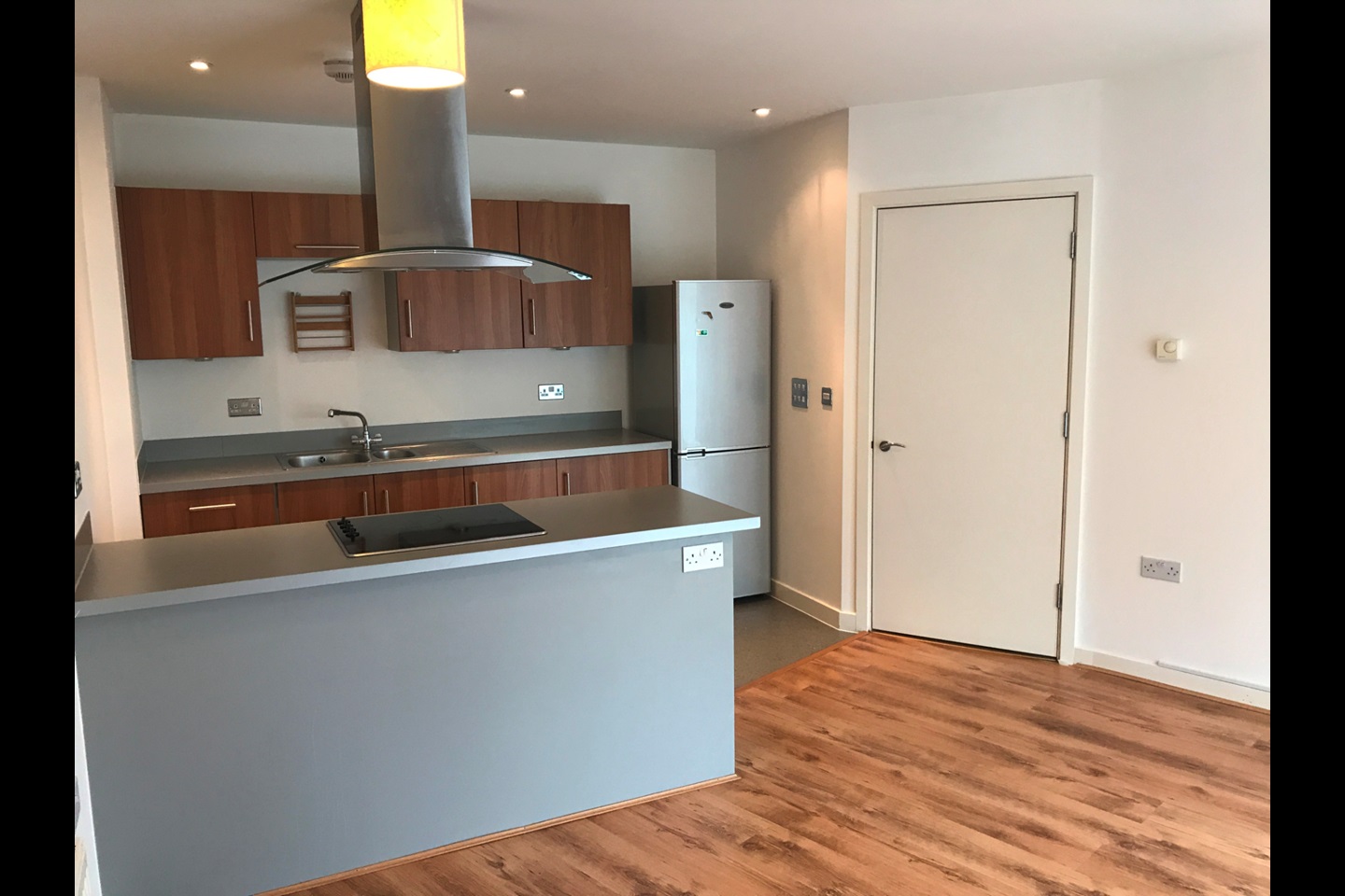 Croydon - 2 Bed Flat, Peebles Court, CR0 - To Rent Now for £1,500.00 p/m