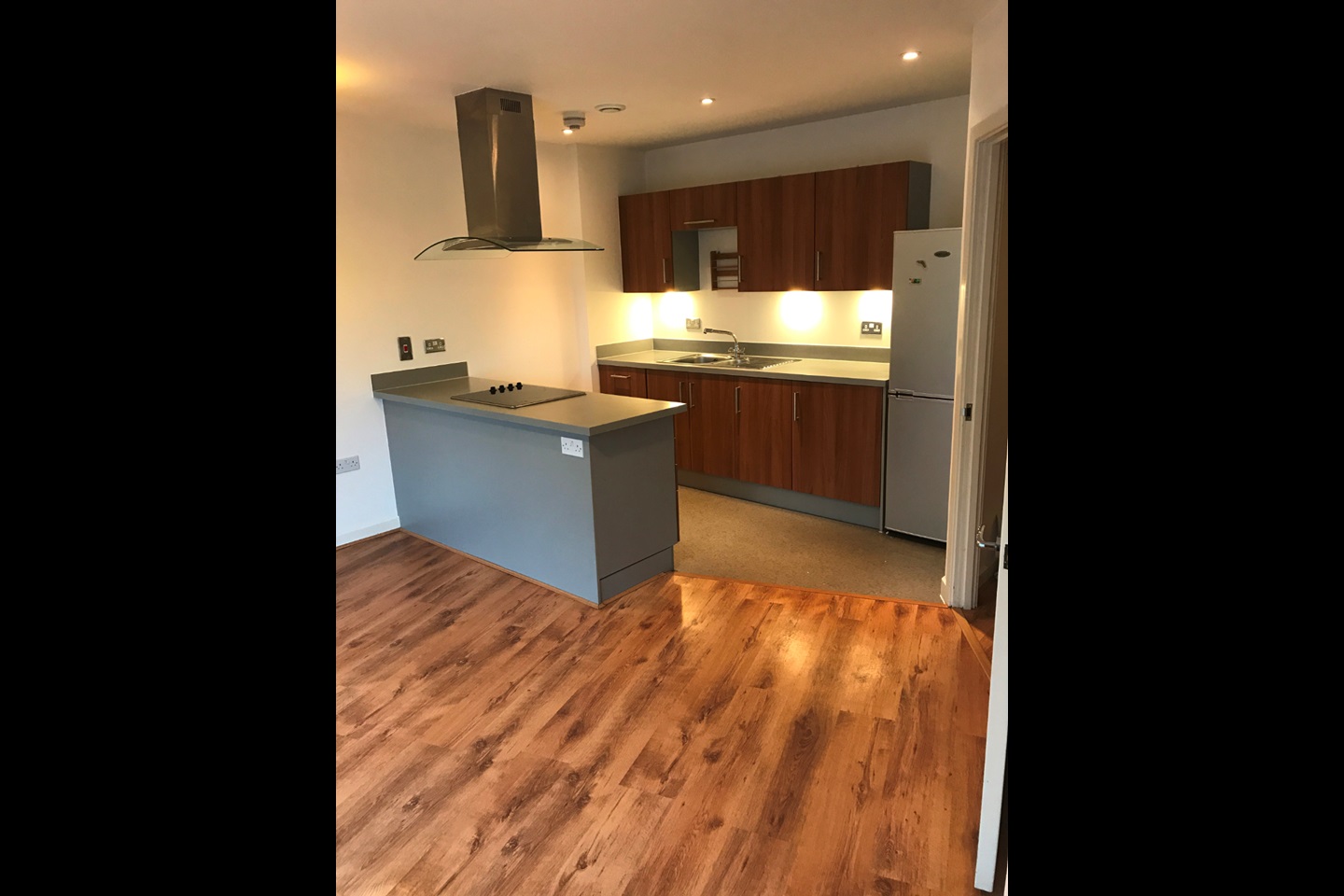 Croydon - 2 Bed Flat, Peebles Court, CR0 - To Rent Now for £1,500.00 p/m