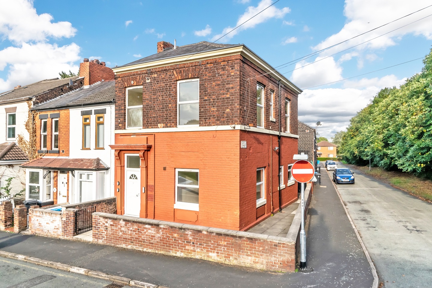 Runcorn - 2 Bed Flat, Irwell Lane, WA7 - To Rent Now for £795.00 p/m
