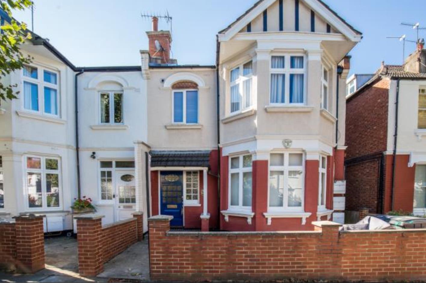 London - 3 Bed Flat, Melrose Avenue, NW2 - To Rent Now for £2,100.00 p/m