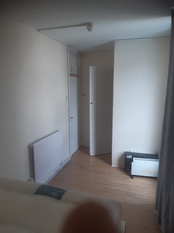 London - Room in a Shared House, Lensbury Way, SE2 - To Rent Now for £ ...