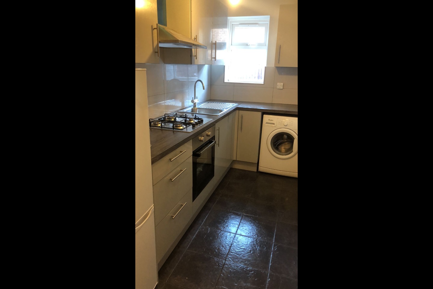 Bromley - 1 Bed Flat, Downham Way, BR1 - To Rent Now for £1,450.00 p/m
