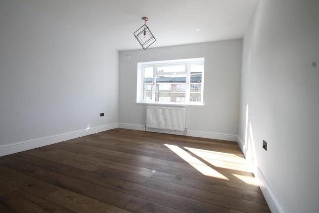 London - 2 Bed Flat, Streatham Court, SW16 - To Rent Now for £2,100.00 p/m