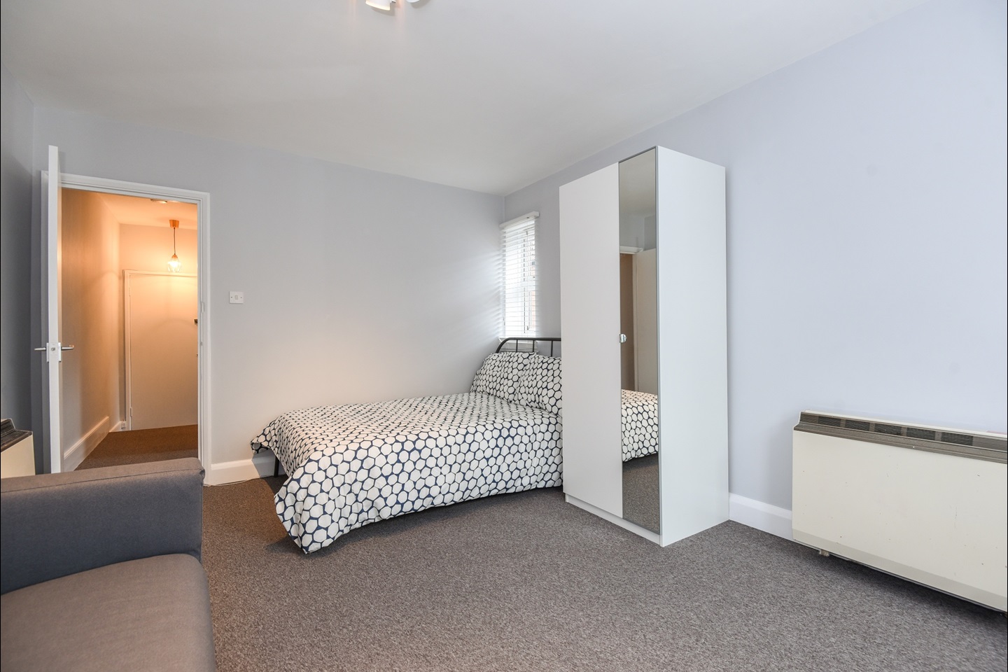 London - 1 Bed Flat, Harlesden Road, NW10 - To Rent Now for £1,349.00 p/m