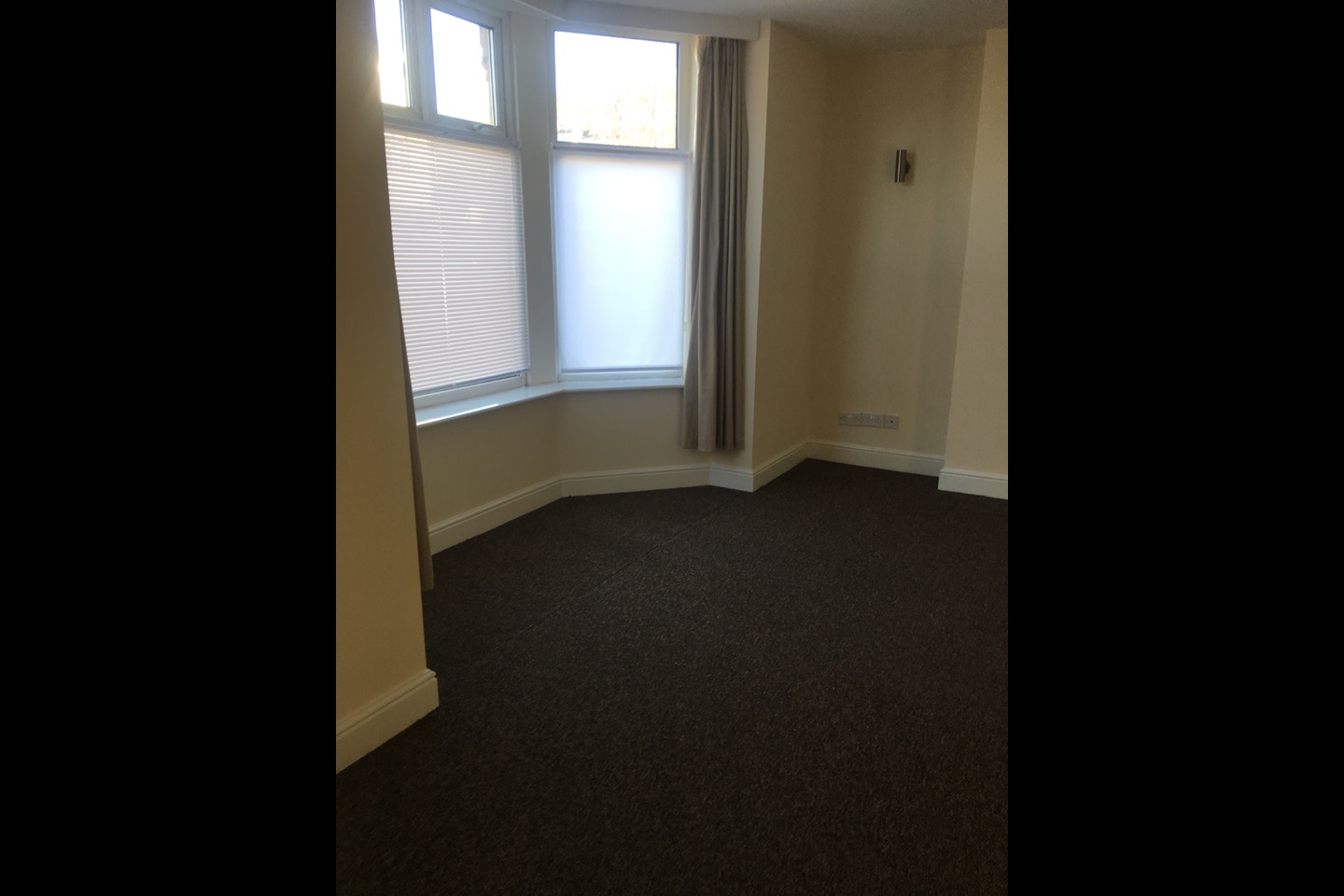 Shipley - 1 Bed Flat, Carr Lane, BD18 - To Rent Now for £550.00 p/m