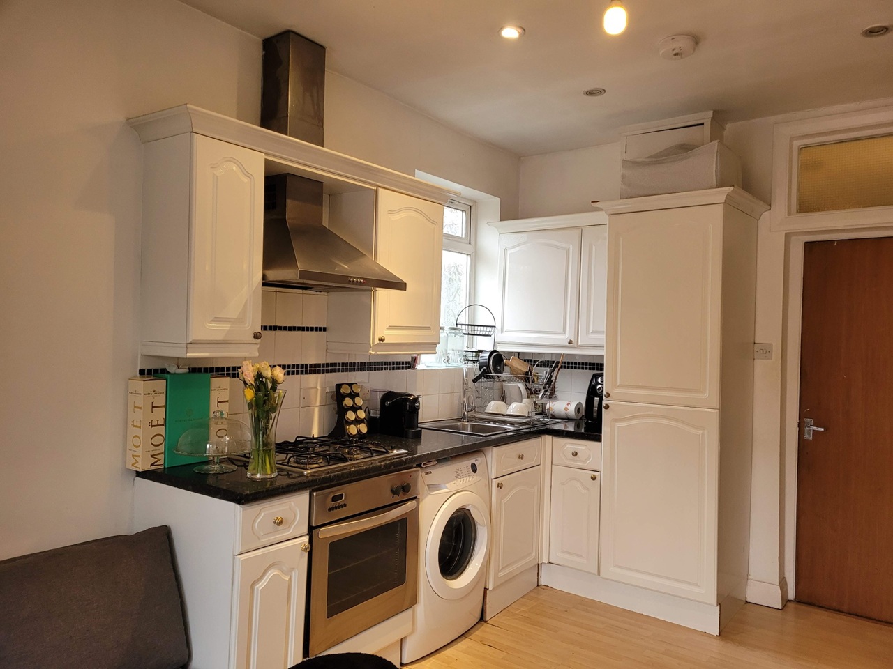 London - Studio Flat, Broadway, W13 - To Rent Now for £1,350.00 p/m