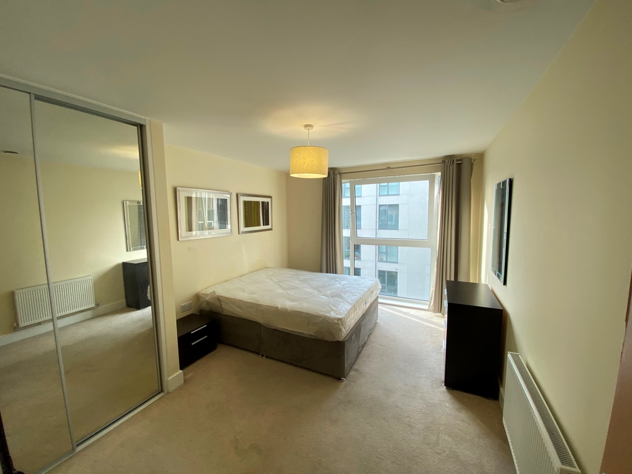 London - 1 Bed Flat, Gooch House, W6 - To Rent Now for £1,950.00 p/m