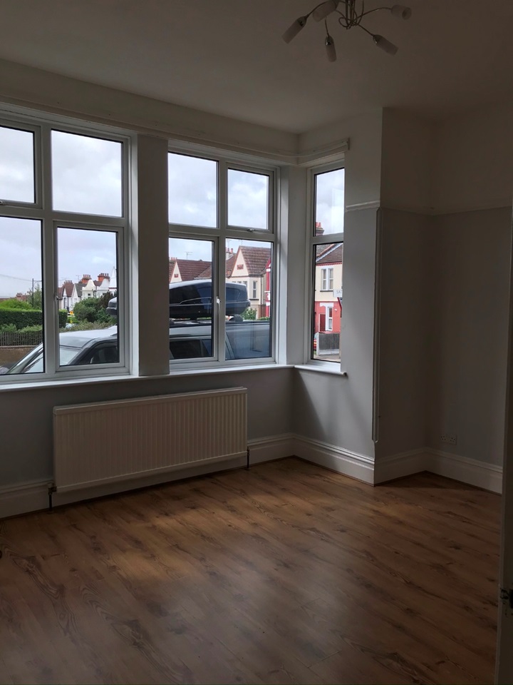 Westcliff-On-Sea - 1 Bed Flat, Genesta Road, SS0 - To Rent Now for £ ...