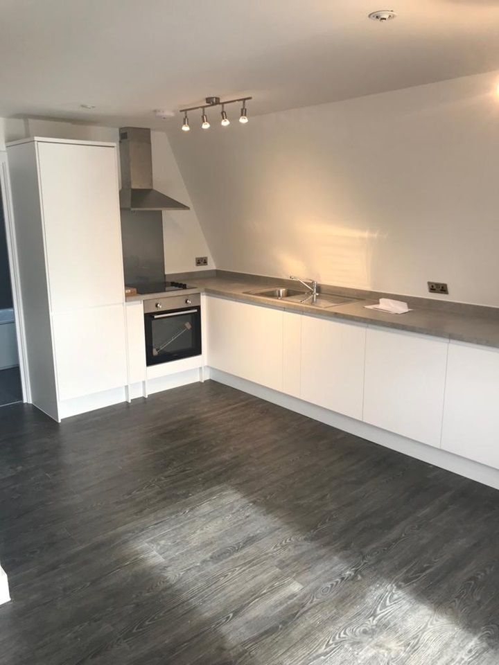 Epsom - 1 Bed Flat, Rosebery Lodge, KT18 - To Rent Now for £1,375.00 p/m