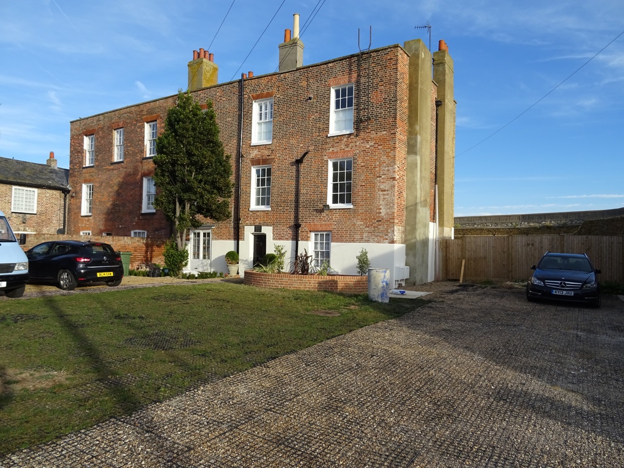 Sheerness - 2 Bed Flat, Marine Parade, ME12 - To Rent Now for £1,200.00 p/m