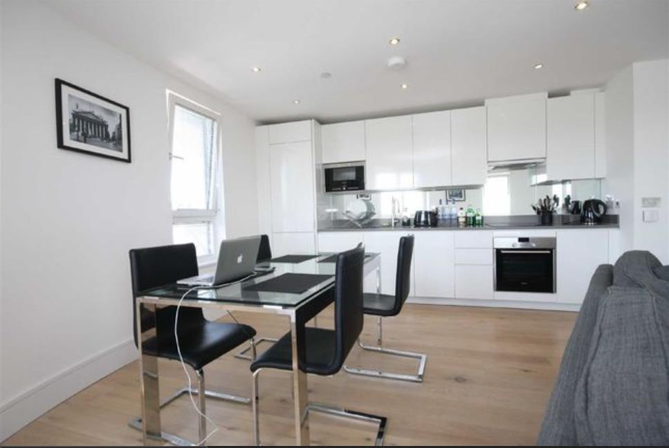 Clapham - 1 Bed Flat, St Luke Avenue, SW4 - To Rent Now for £2,100.00 p/m