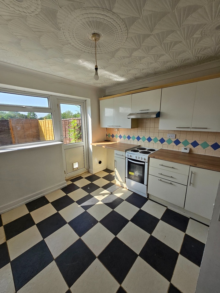 Eaglestone, Milton Keynes - 4 Bed Terraced House, High Trees, MK6 - To ...