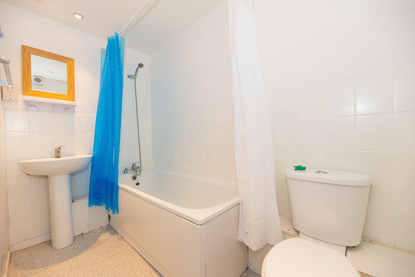 London - 3 Bed Maisonette, Goulden House, SW11 - To Rent Now for £2,500 ...