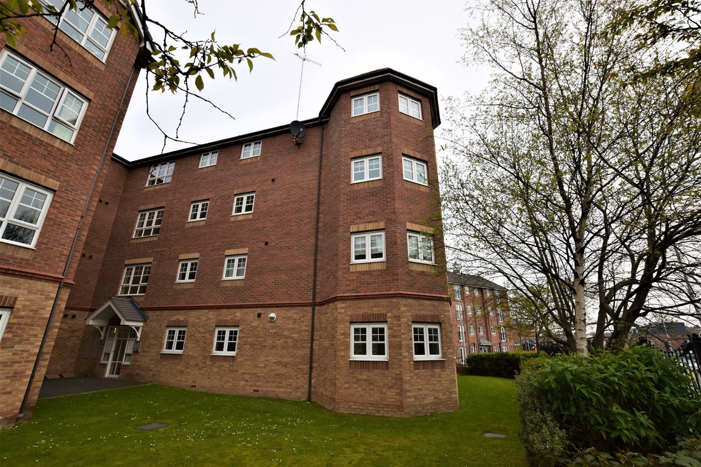 Birkenhead - 1 Bed Flat, Maxwell Court, CH42 - To Rent Now for £625.00 p/m