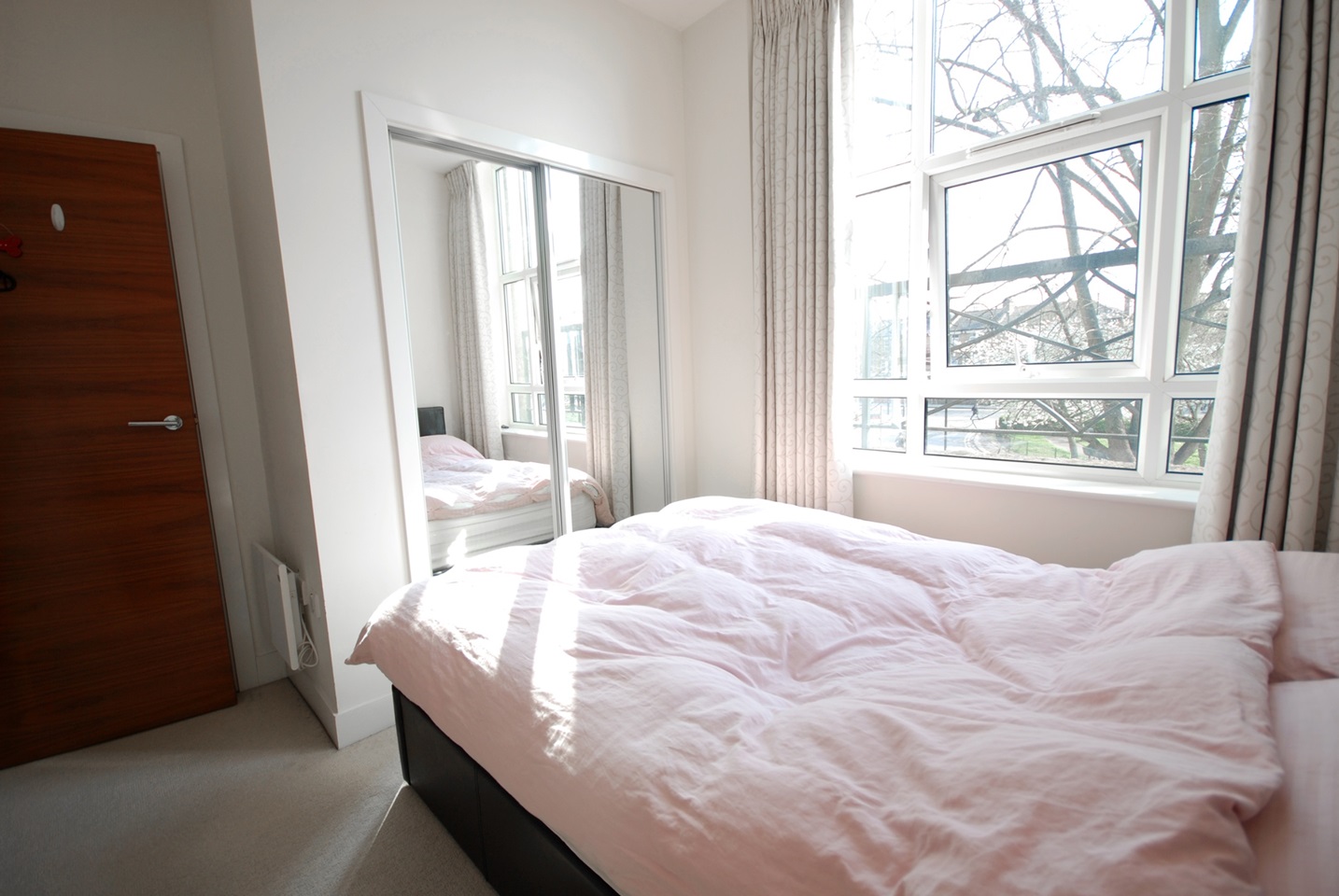 London - 2 Bed Flat, Bromyard House, W3 - To Rent Now for £2,300.00 p/m