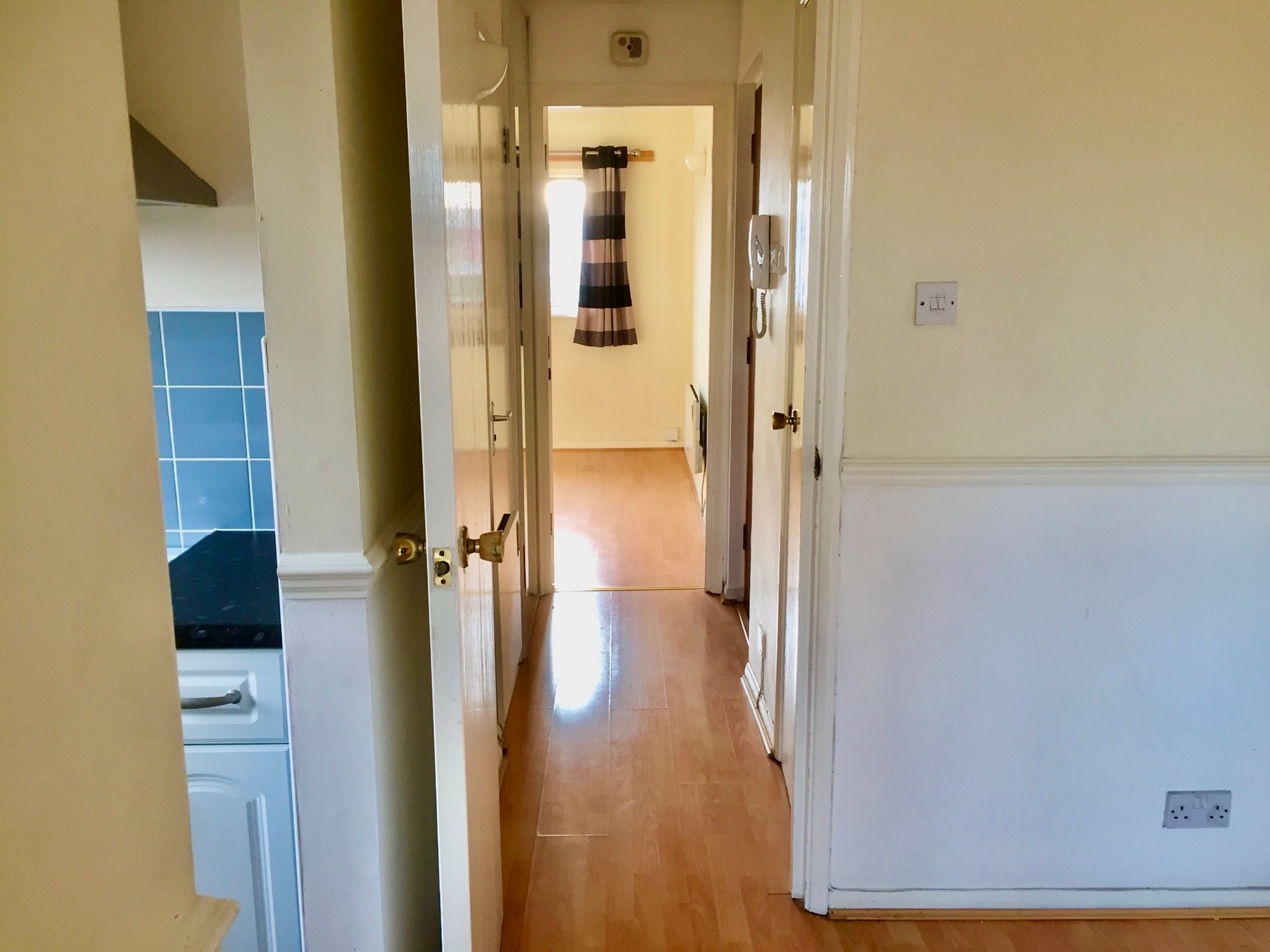 Erith Da8 1Tu - 1 Bed Flat, Chricketers Close, DA8 - To Rent Now for £ ...