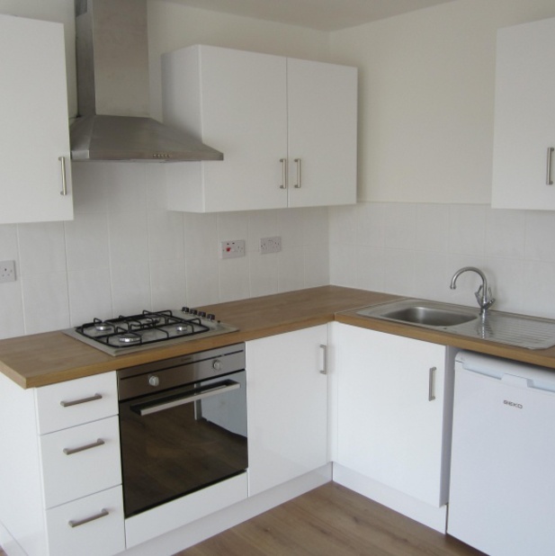 London - 2 Bed Flat, Oldridge Road, SW12 - To Rent Now for £2,200.00 p/m