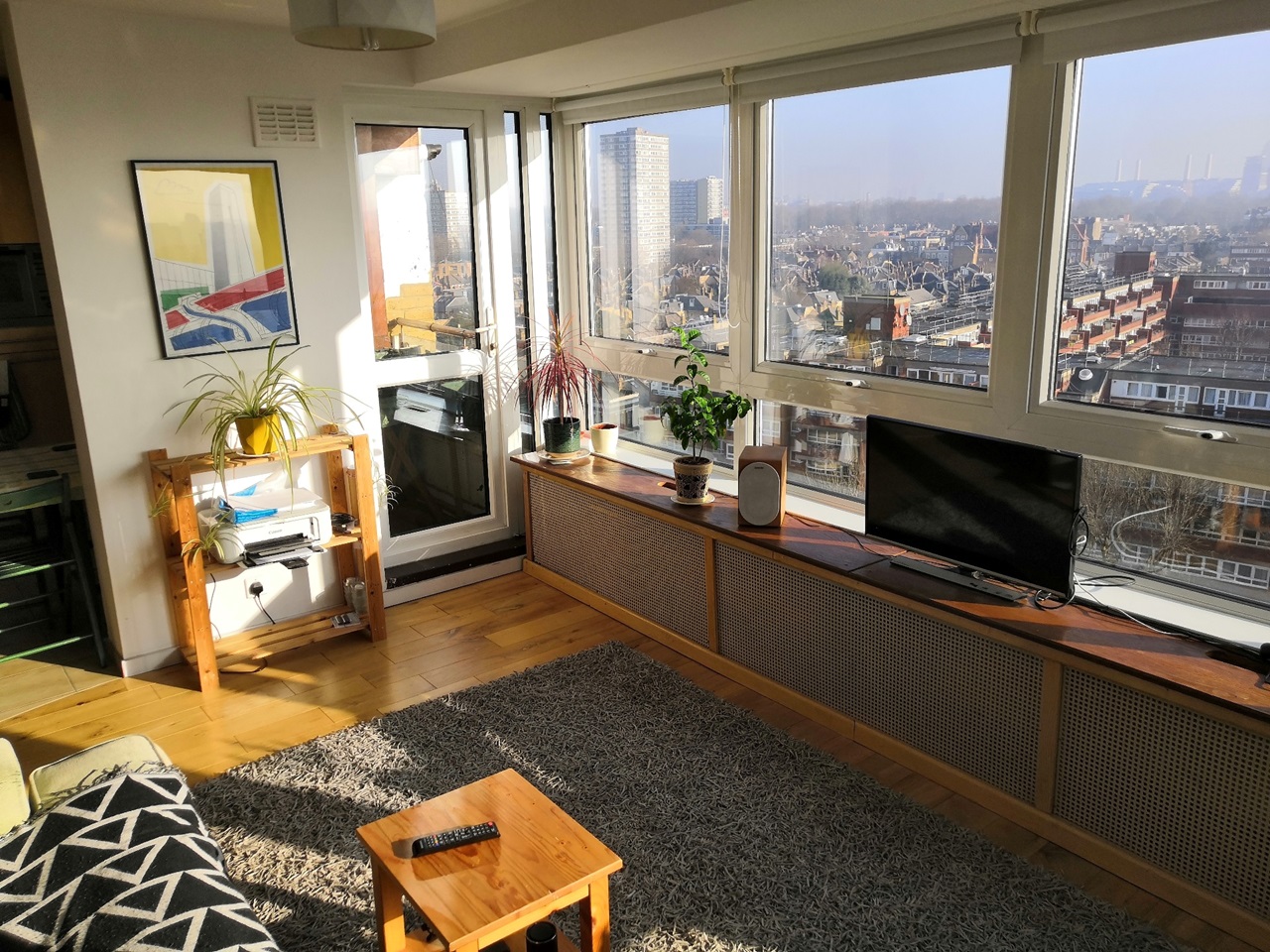 London - 2 Bed Flat, Gaitskell Court, SW11 - To Rent Now for £2,000.00 p/m