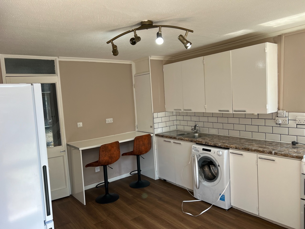 London - Room in a Shared House, Malthus Path, SE28 - To Rent Now for £ ...