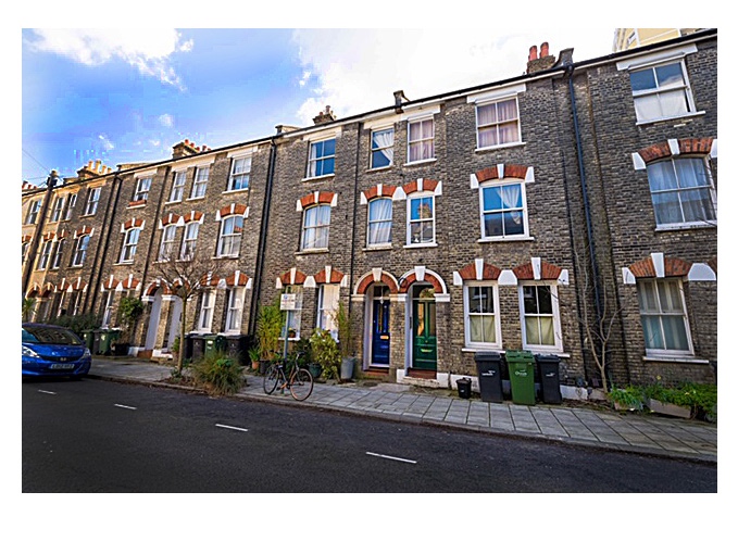 London - 1 Bed Flat, Bonnington Square, SW8 - To Rent Now for £1,700.00 p/m