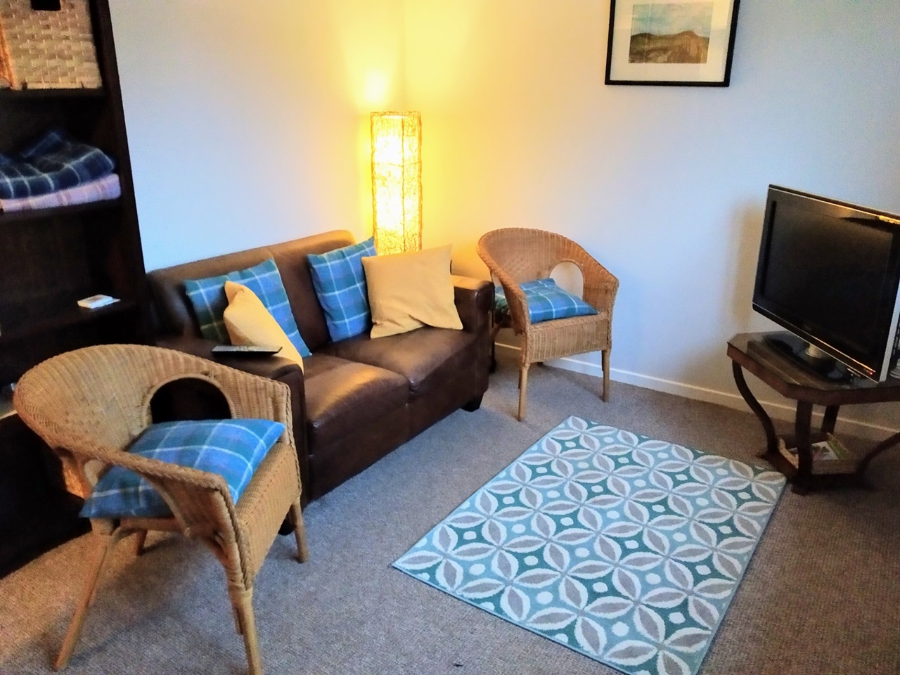 Edinburgh - 2 Bed Flat, Grandfield, EH6 - To Rent Now for £1,000.00 p/m