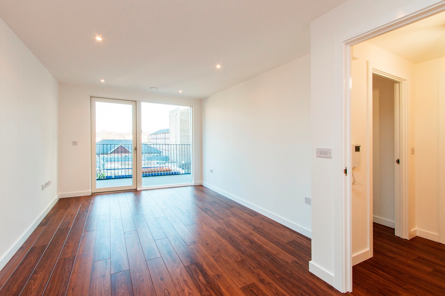London - 1 Bed Flat, Atkins Square, E8 - To Rent Now for £1,850.00 p/m