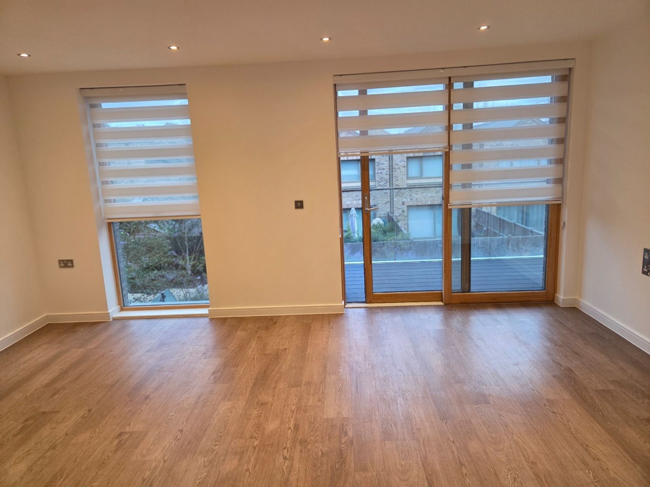 Barking - 2 Bed Flat, Northgate Road, IG11 - To Rent Now for £1,875.00 p/m