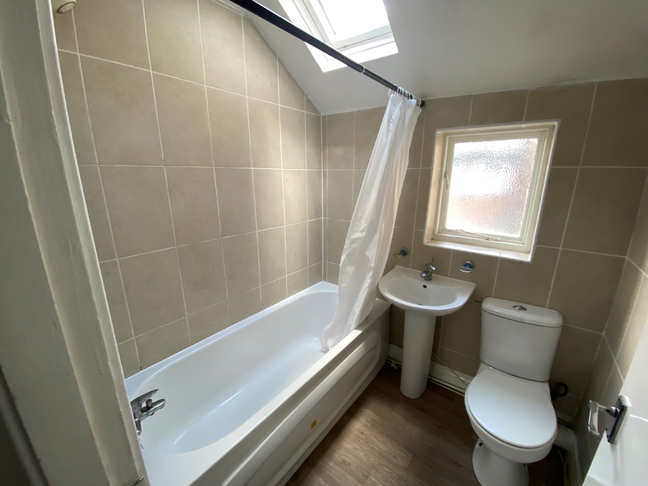 Manchester - 1 Bed Flat, Daisy Bank Road, M14 - To Rent Now for £900.00 p/m