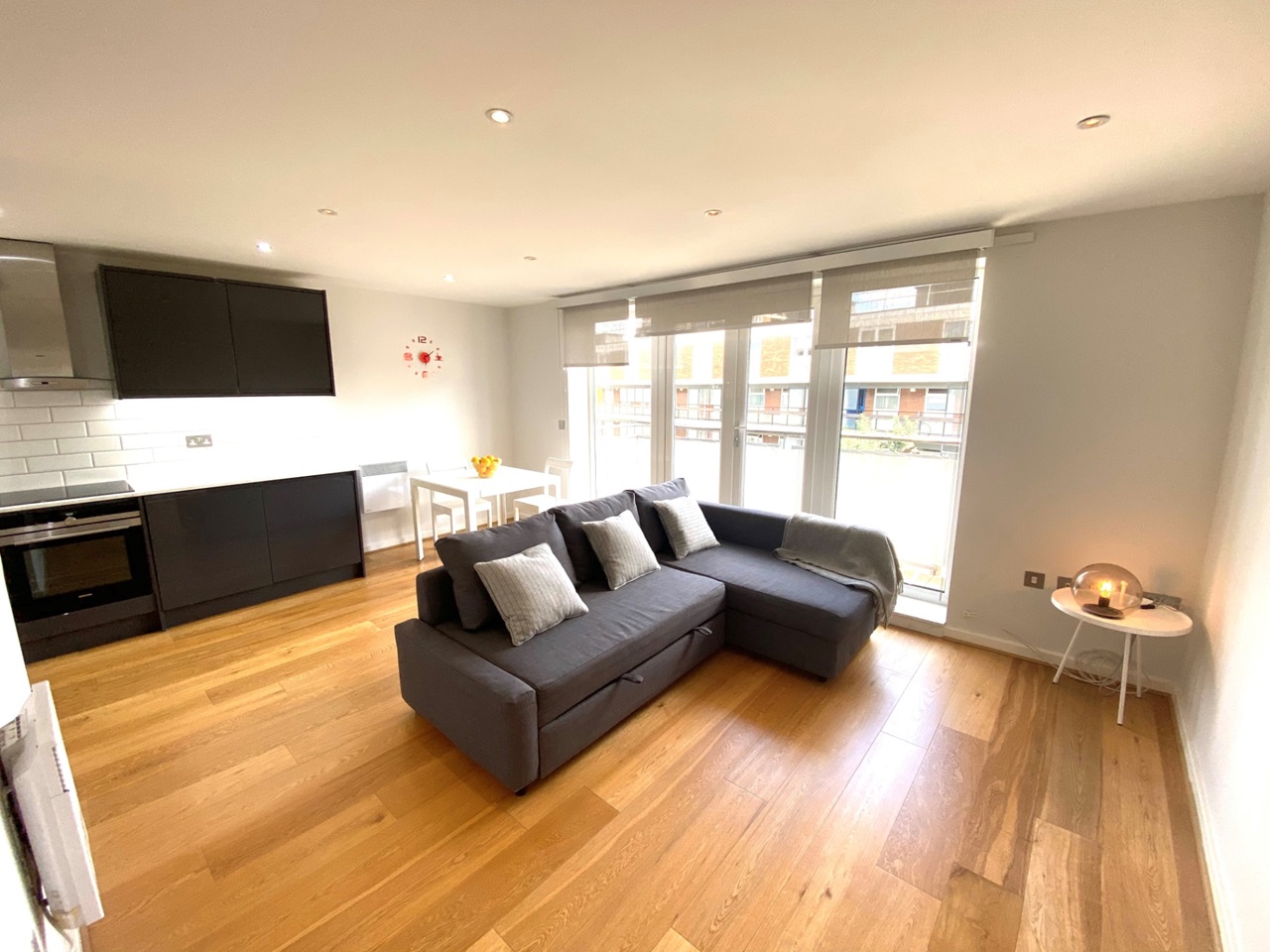 London - 2 Bed Flat, Signal House, SE1 - To Rent Now for £2,795.00 p/m