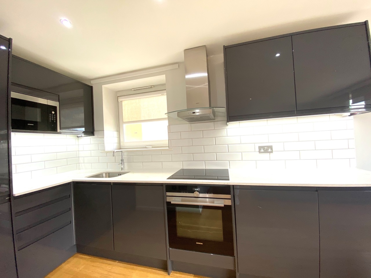 London - 2 Bed Flat, Signal House, SE1 - To Rent Now for £2,795.00 p/m