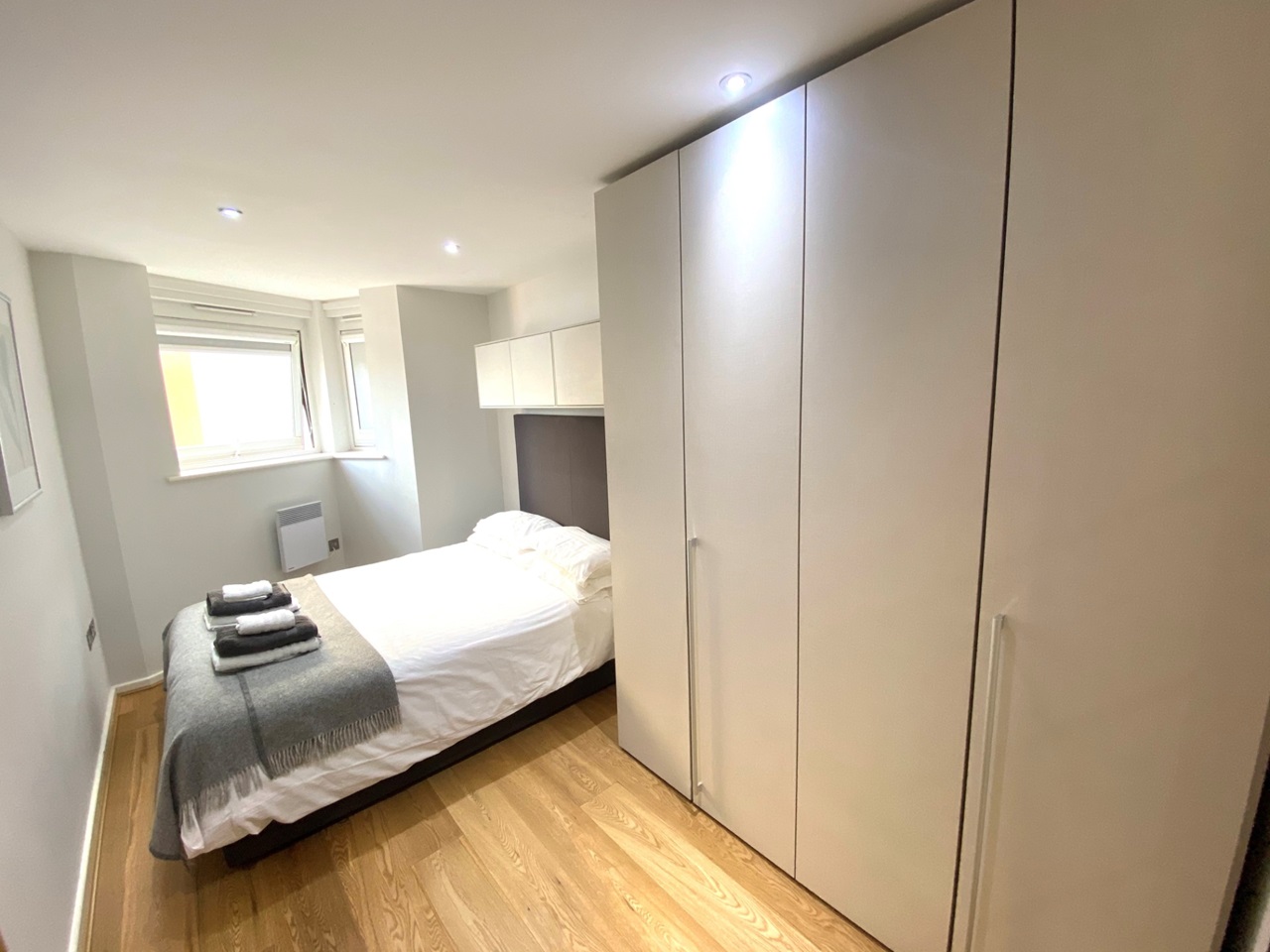 London - 2 Bed Flat, Signal House, SE1 - To Rent Now for £2,795.00 p/m