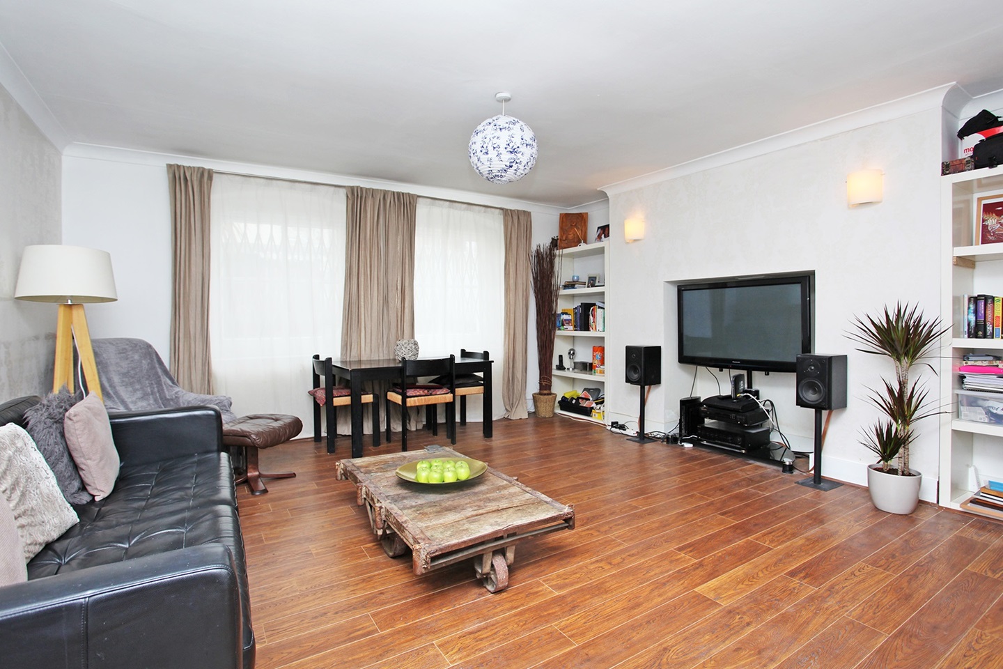 London - 2 Bed Flat, Victoria Rise, SW4 - To Rent Now for £2,250.00 p/m