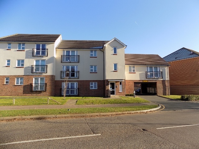Stevenage - 2 Bed Flat, Gray Court, SG1 - To Rent Now for £1,295.00 p/m