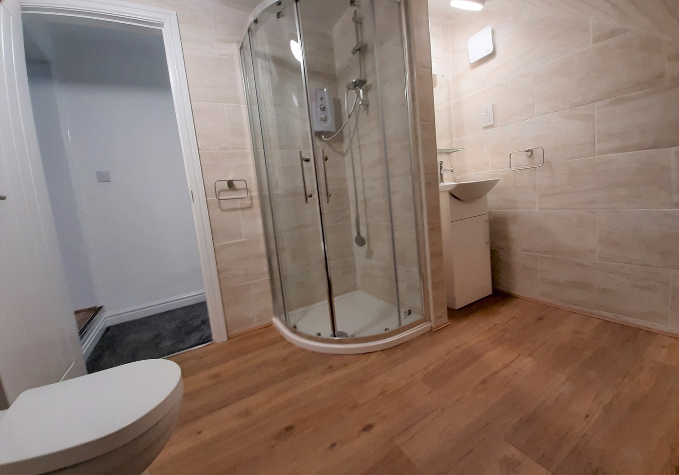 Leeds - 1 Bed Flat, Hanover Square, LS3 - To Rent Now for £895.00 p/m